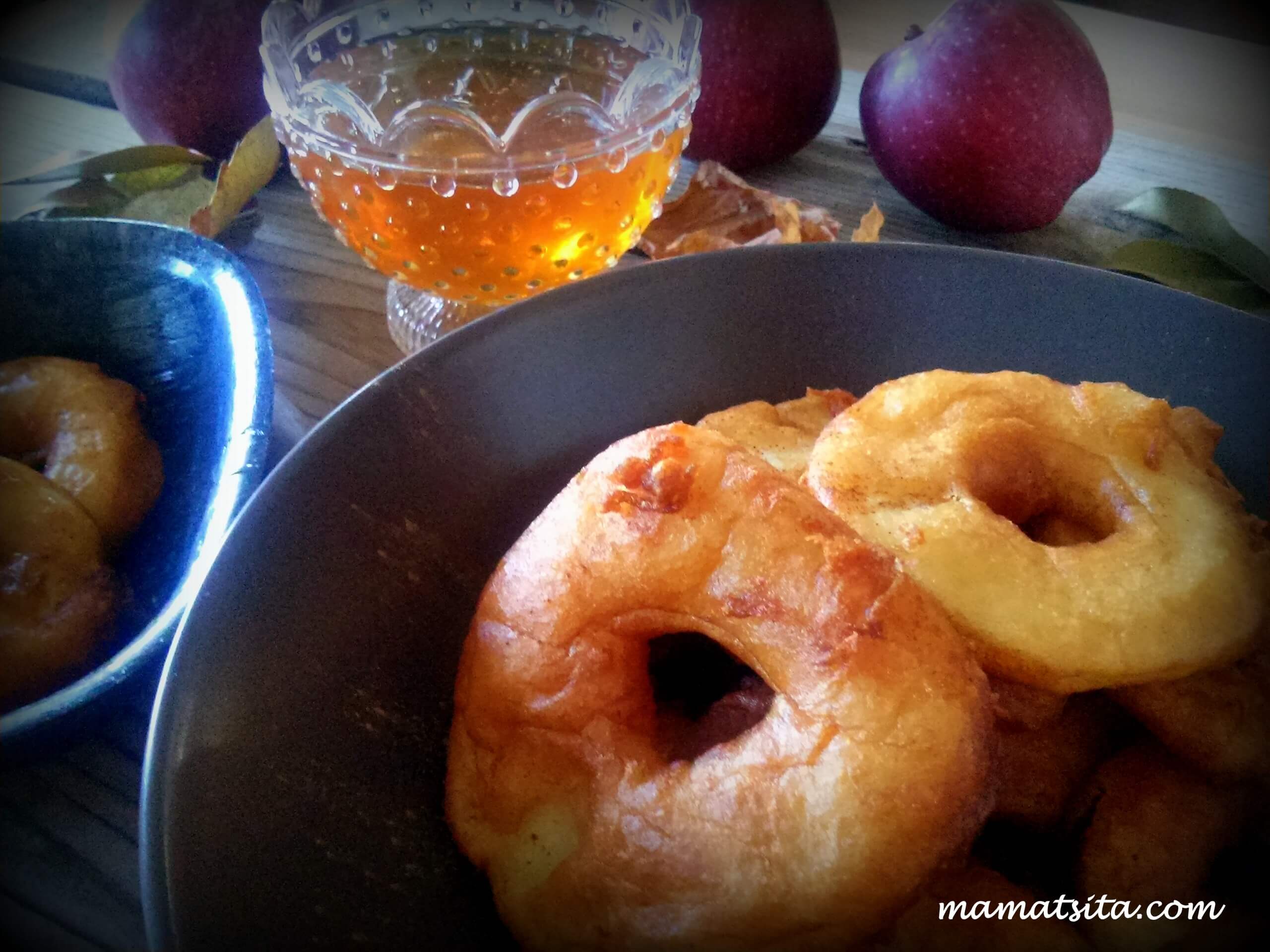 Λουκουμάδες μήλου - συνταγή mamatsita.com homemade recipes